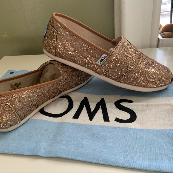 Shoes | Toms Rose Gold Lace Glitz Classic Slipon Shoes Sizew65 | Poshmark